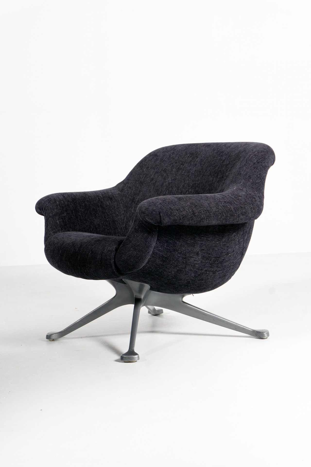 seating — Jochum Rodgers Gallery for 20th Century furniture, Berlin